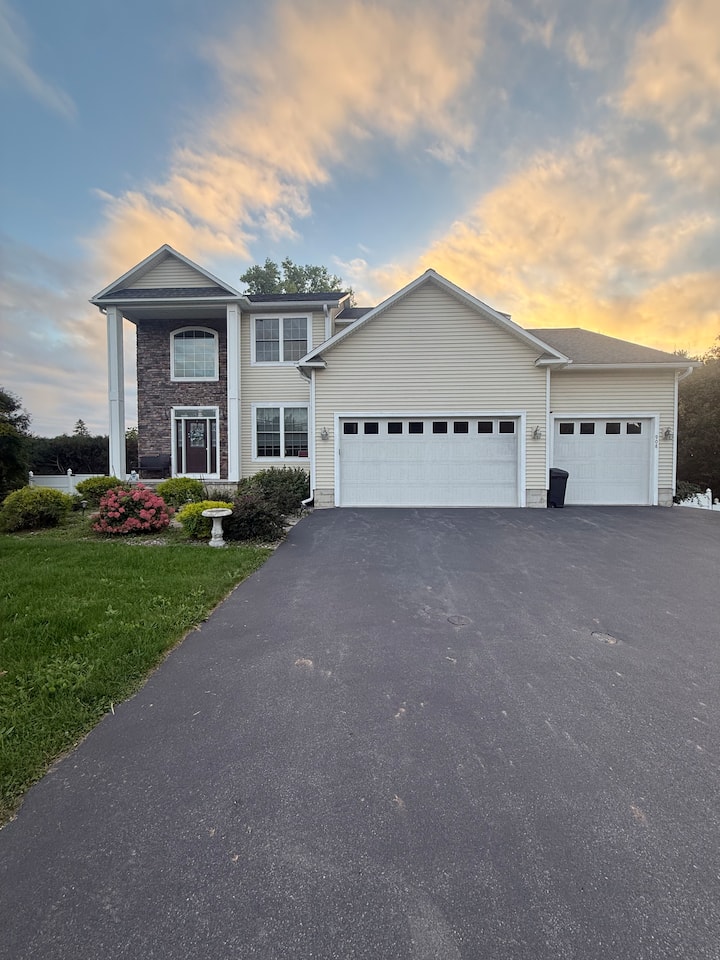 Beautiful Home Near Drumlins Country Club/su - Syracuse, NY