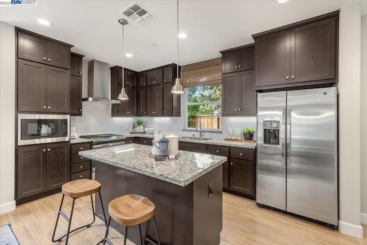 Sun-soaked 3br Smart Home | New Construction + Ev - Fremont, CA