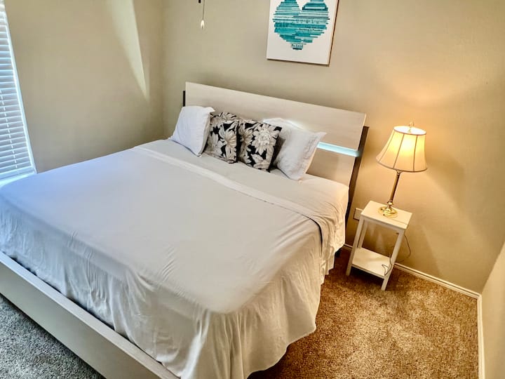 Happy Place (Sleep 6) In Las Colinas - Irving, TX