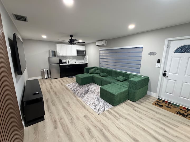 Casa Jg/close To Everything/pool 24/7 Access - Pembroke Pines, FL