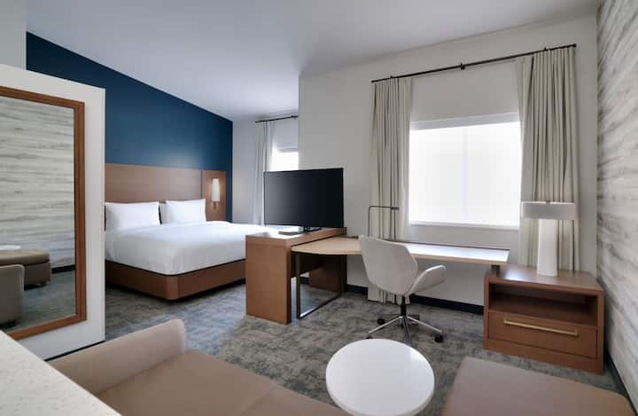 Modern 1 King Hotel Kitchen Suite W/ Breakfast - Vail, CO