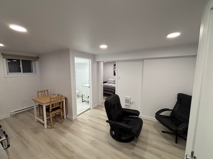 3½ Rénové à Sainte-foy | Stationnement + Wi-fi - Quebec City