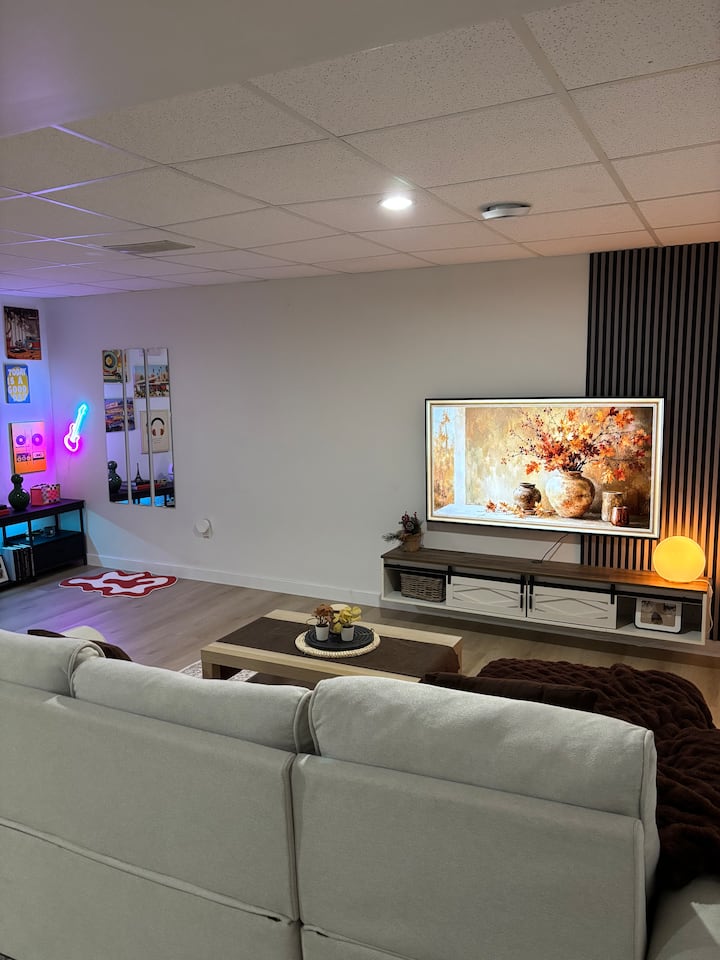 Sweet Escape | Cozy Private Guest Suite - Winnipeg