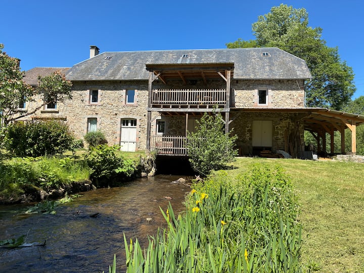 Moulin Au Bord De La Rivière - Ussel