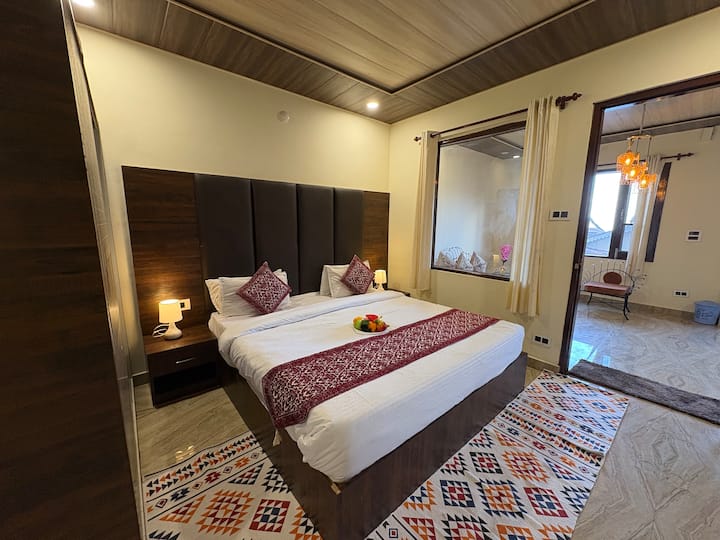 2 Bhk Room With Living Area And Kitchen - Dalhousie