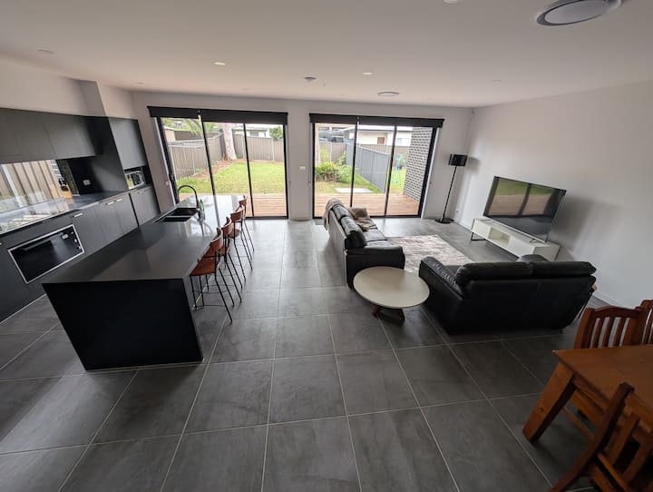 Brand-new 5br Home | Sleeps 11 | Mountain Views - 彭里斯市