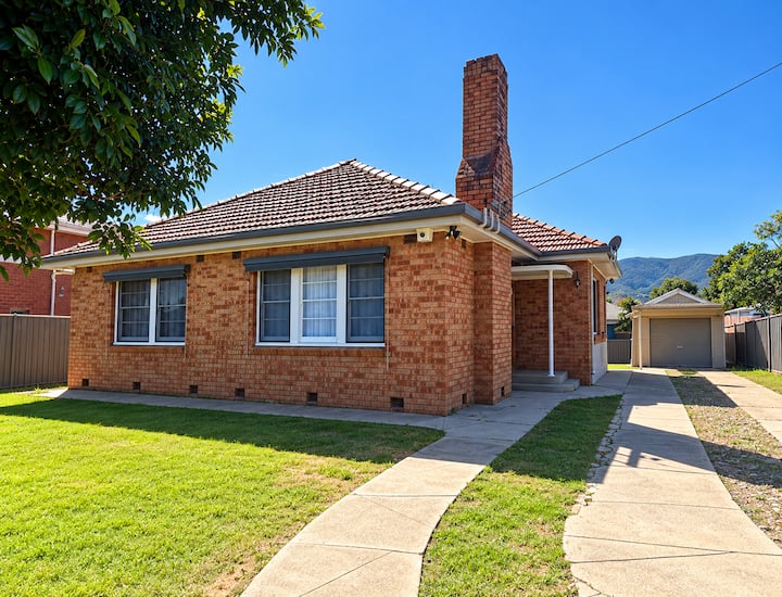 Your Comfortable Home Away From Home Awaits - Tamworth
