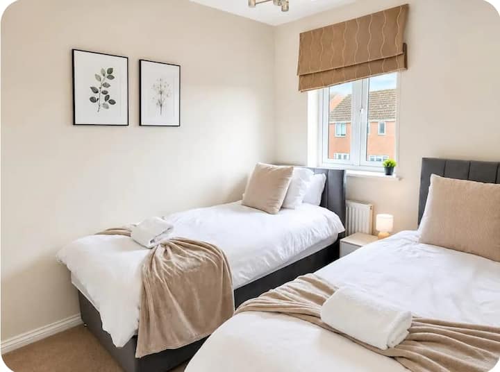 Oak Suite | Spacious | Rugby - Rugby