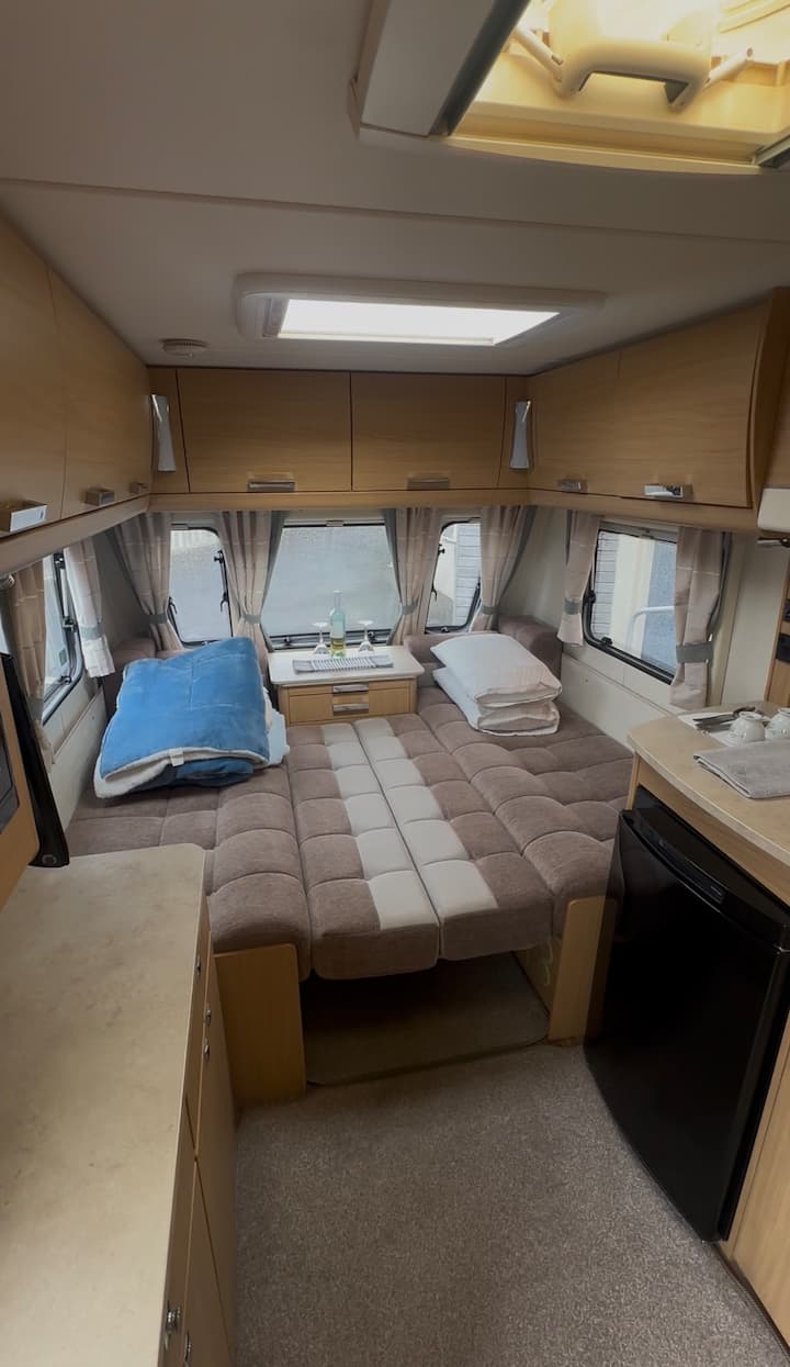 A Cosy Campervan Stay - Dunedin