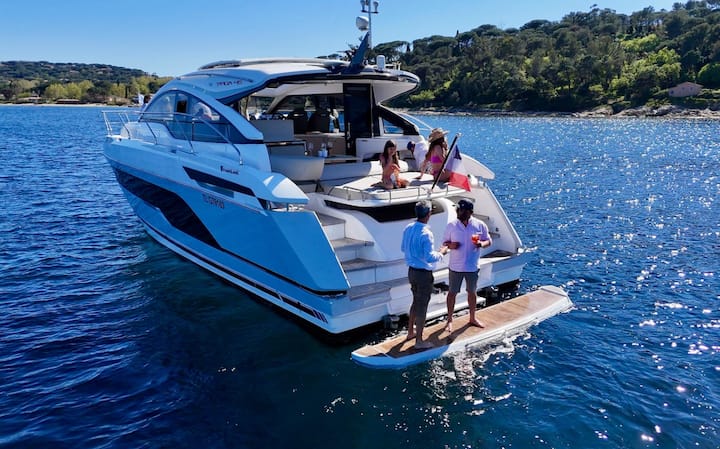 Yacht Privé Au Cœur De Saint-tropez - Saint-Tropez