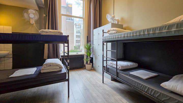 4-bed Private Room & Shared Bathroom - Amsterdam