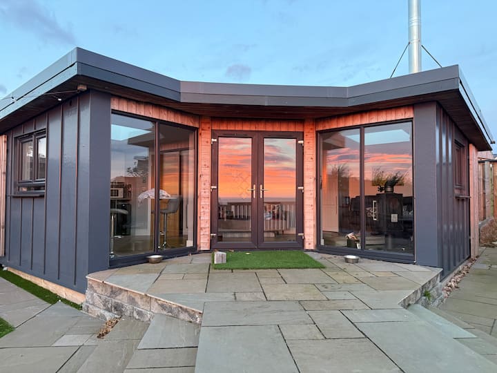 Sango Sunrise - Luxury Cabin, Hot Tub & Sea View - Durness