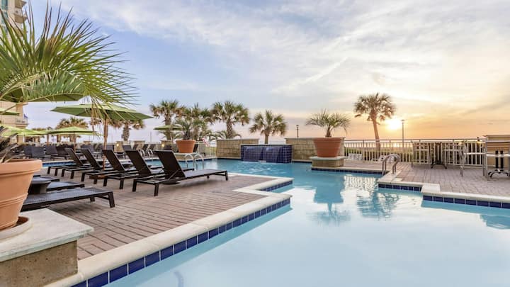 Oceanaire Va Beach - 1br Ocean View + Kitchen - Virginia Beach, VA