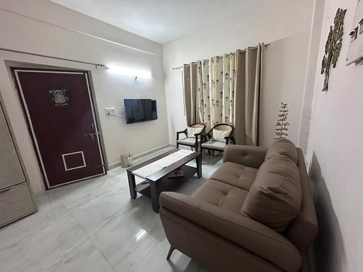 Peaceful And Serene Space Within The City Chaos - Kanpur