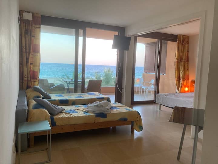 Oceanfront Flat - Islas de Ibiza