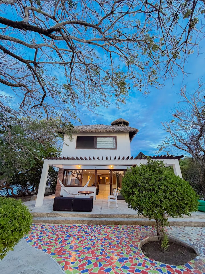 Casa Isla Punta La Manta | Private Island Villa - Islas del Rosario