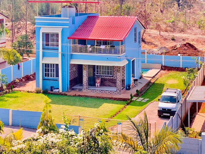 Blue House 3bhk | Pool & Lawn - Matheran