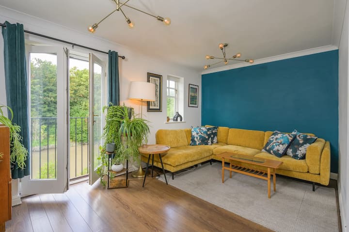 Townhouse On The River, Decking & Private Parking - Bristol
