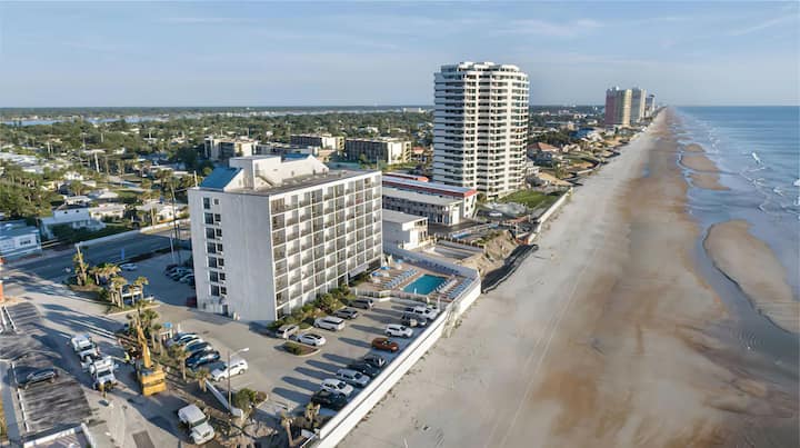 4 Coastal Retreats + Beach, Pool & Sunshine - Daytona Beach, FL