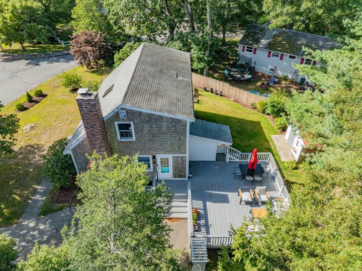 Renovated Group Retreat | Outdoor Living | A/c - Falmouth, MA