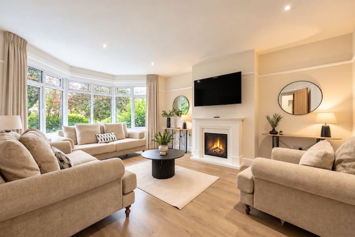 Gorgeous Large 4 Bedroom House 3.5 Bathrooms - Southampton