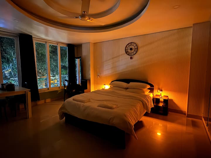 Kings & Queens Homestay (Kings Room) - Aizawl