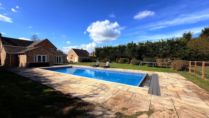 Luxury 2bd Annex With Pool, Tennis Court & Garden - Ely