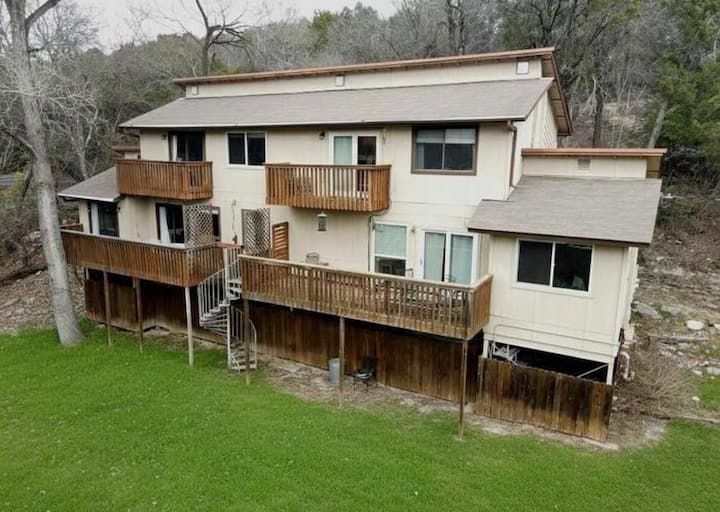Welcome To Ninis Nature Lodge! - Austin, TX