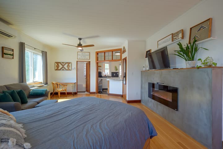 Charming Couple's Gem In Duluth W/ Enclosed Porch - Duluth, MN