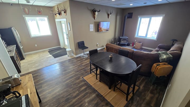Hunter's Hideaway  Private Countryside Suite - Athabasca