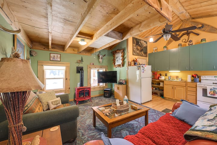 'Baby Squatch' W/ Mtn Views! Wise River Retreat - Anaconda, MT