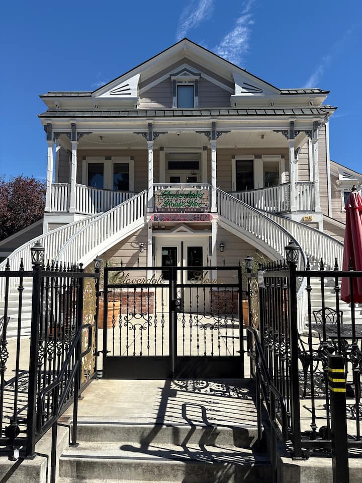 The Penthouse - Florence Vineyard, Geyserville