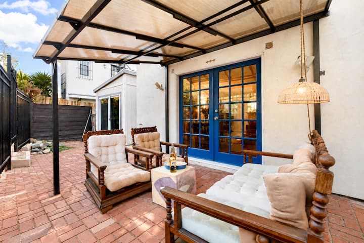 Beach Cottage + Workspace + Patio Walk To Beach - La Jolla Cove Beach, CA