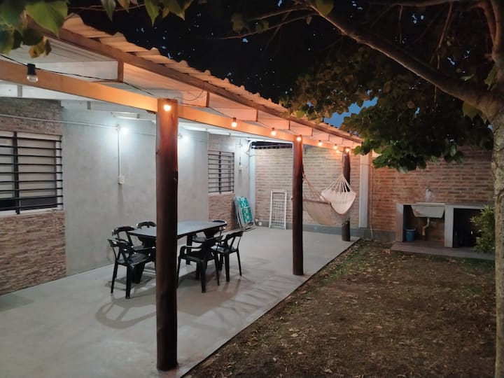 Casa Con Pileta Y Parque - San Vicente, Argentina