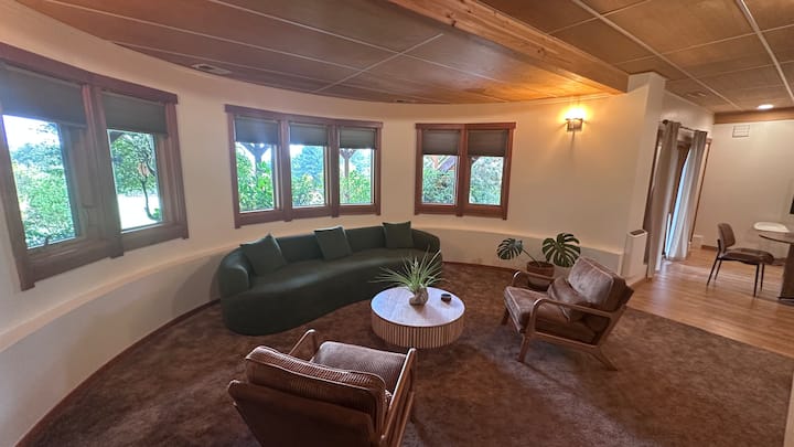 The Round Room At Eola Hills Ava - Salem, OR
