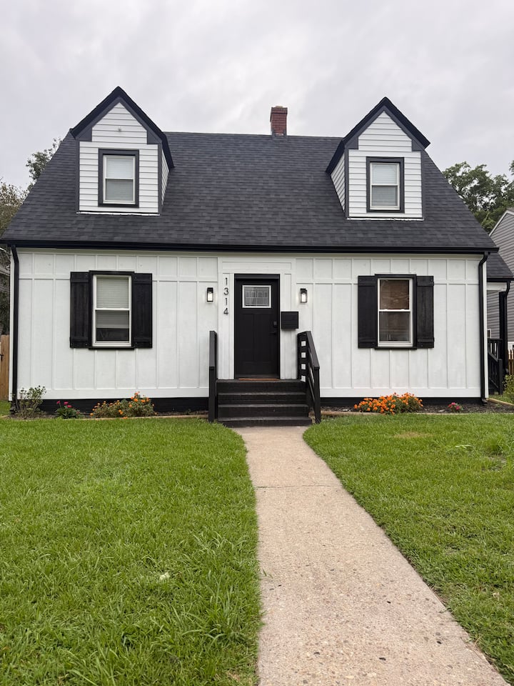 Home Near Portsmouth Naval Base, Casino & Downtown - Chesapeake, VA