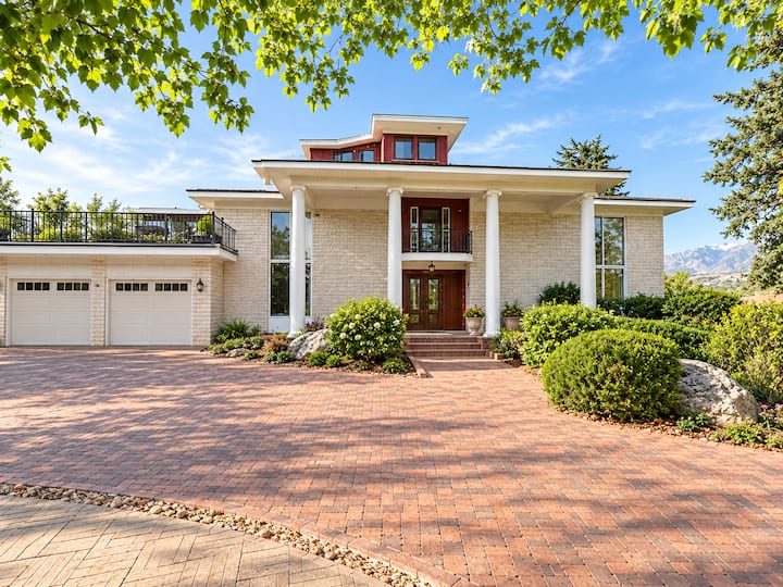 Historic Luxury Estate | 1 Acre | Sleeps 17 - Lehi, UT