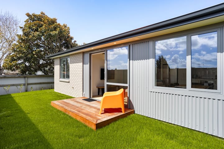 Charleton's 2 On Teasdale. Urban Design Kiwi Soul. - Te Awamutu