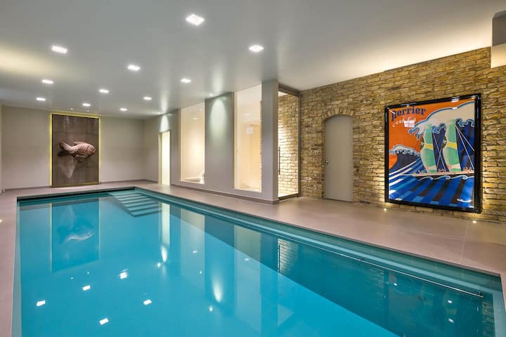 London's Private Trophy Home | Pool, Gym, Spa - London