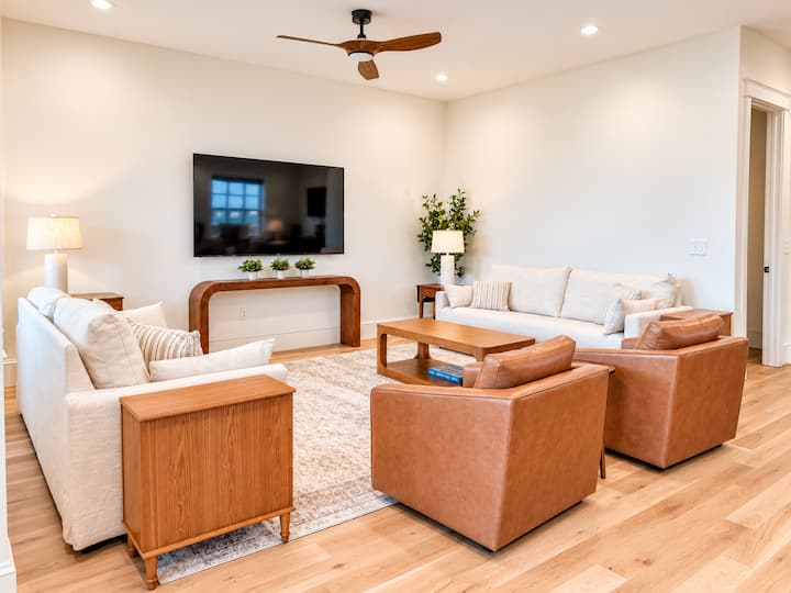 Homewood Luxury Townhome - Homewood, AL