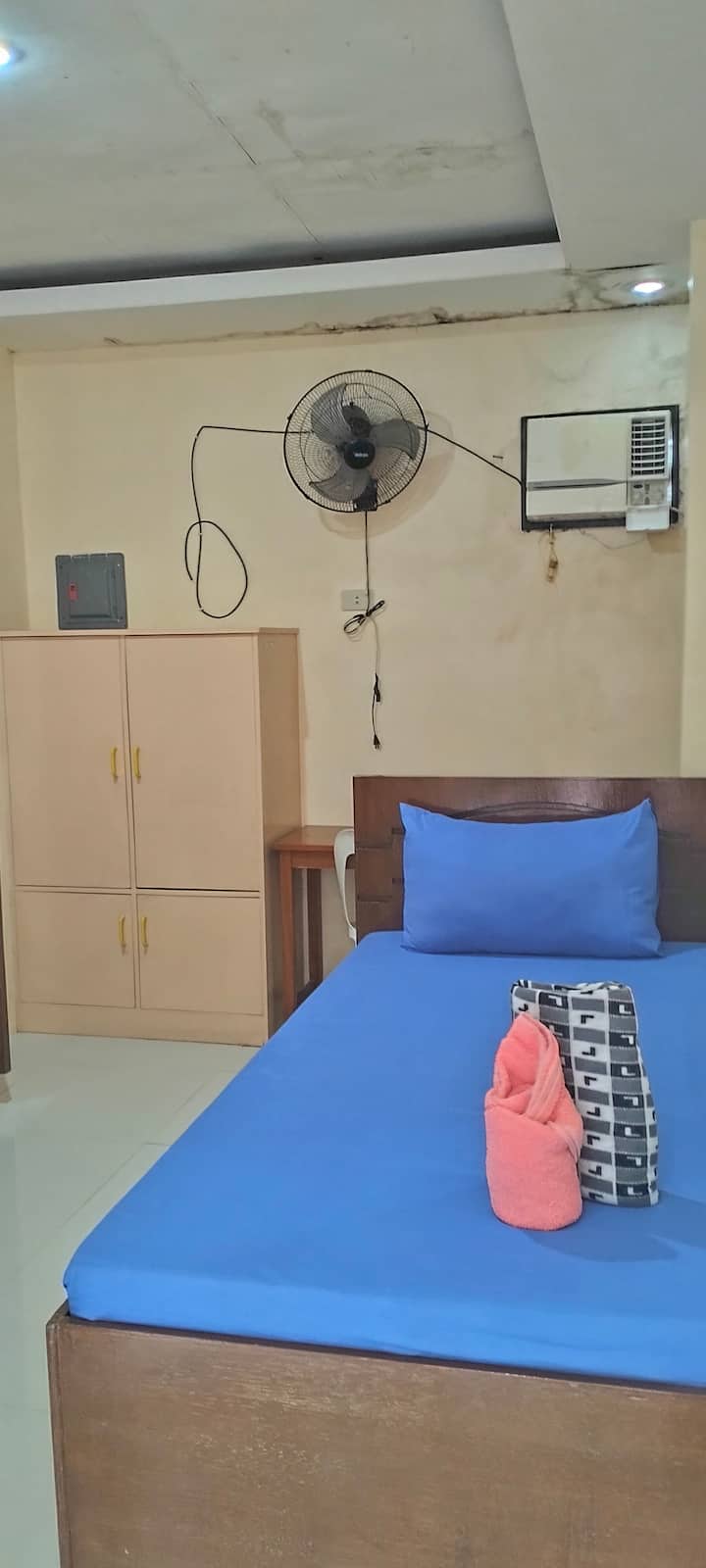 Twin Bedroom In Tiwi Albay Philippines - Tiwi