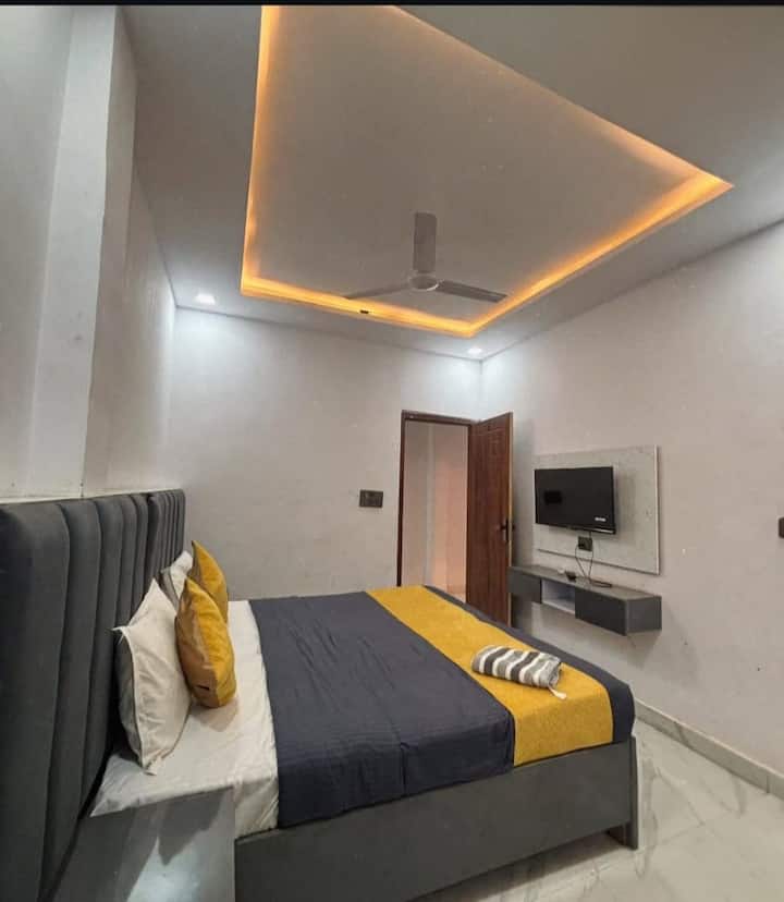 Crown City Apartment Bareilly Satellite - Bareilly