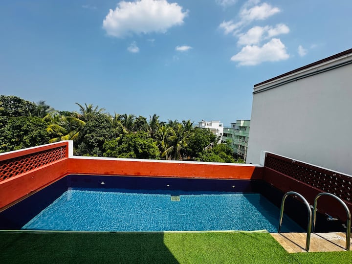 Zestful Villa/2bhk/roof Top Swimming Pool/sea View - Chennai