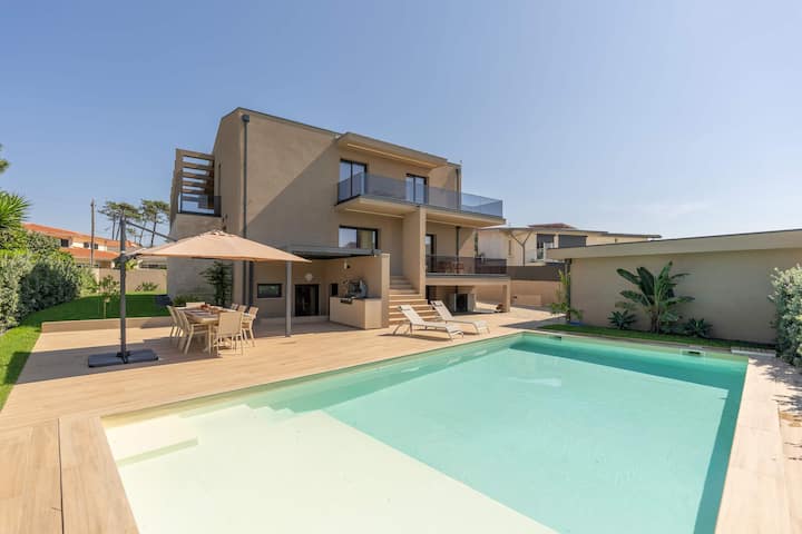 5-suite Coastal Villa With Pool By Hostwise - Mindelo
