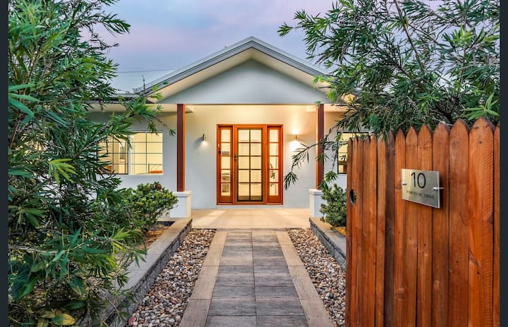 Spacious 6br Beerwah Home | Pet Friendly - Queensland