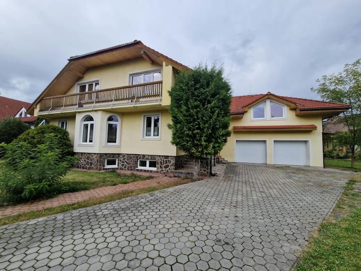 High Tatras Family Mansion Sauna, Jacuzzi & Gym - Szczyrbskie Jezioro