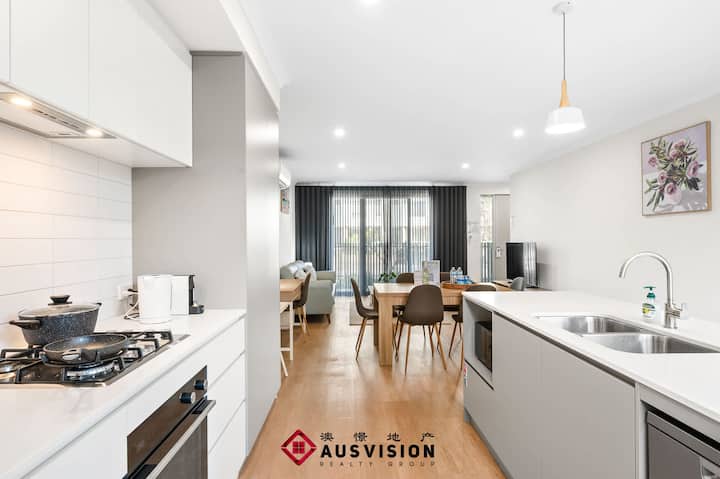 Brand New Modern Treeby -Train, Shops, Murduch Uni - Jandakot Airport