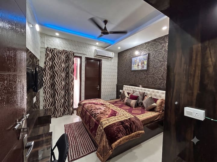Luxury 3bhk 6/10 Guests Wi-fi & Parking Zirakpur - Panchkula