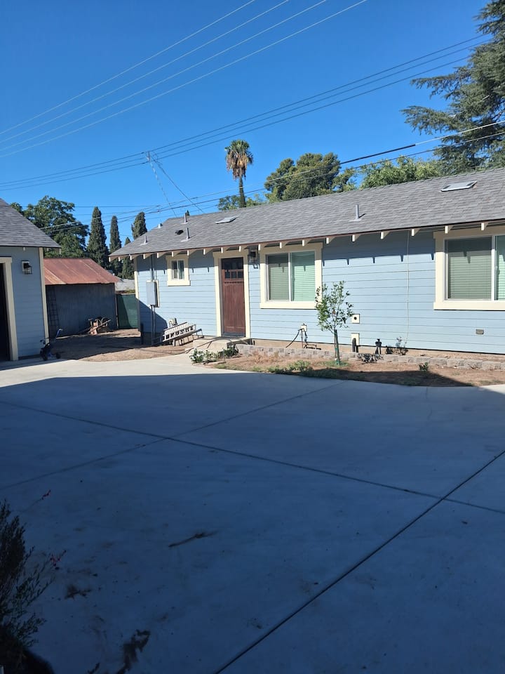 Cozy 1 Bedroom Apartment - Banning, CA
