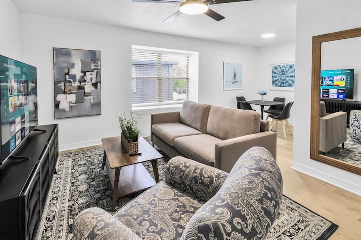 Galveston: 3 Blocks From Texas A&m, King Beds - Bryan, TX